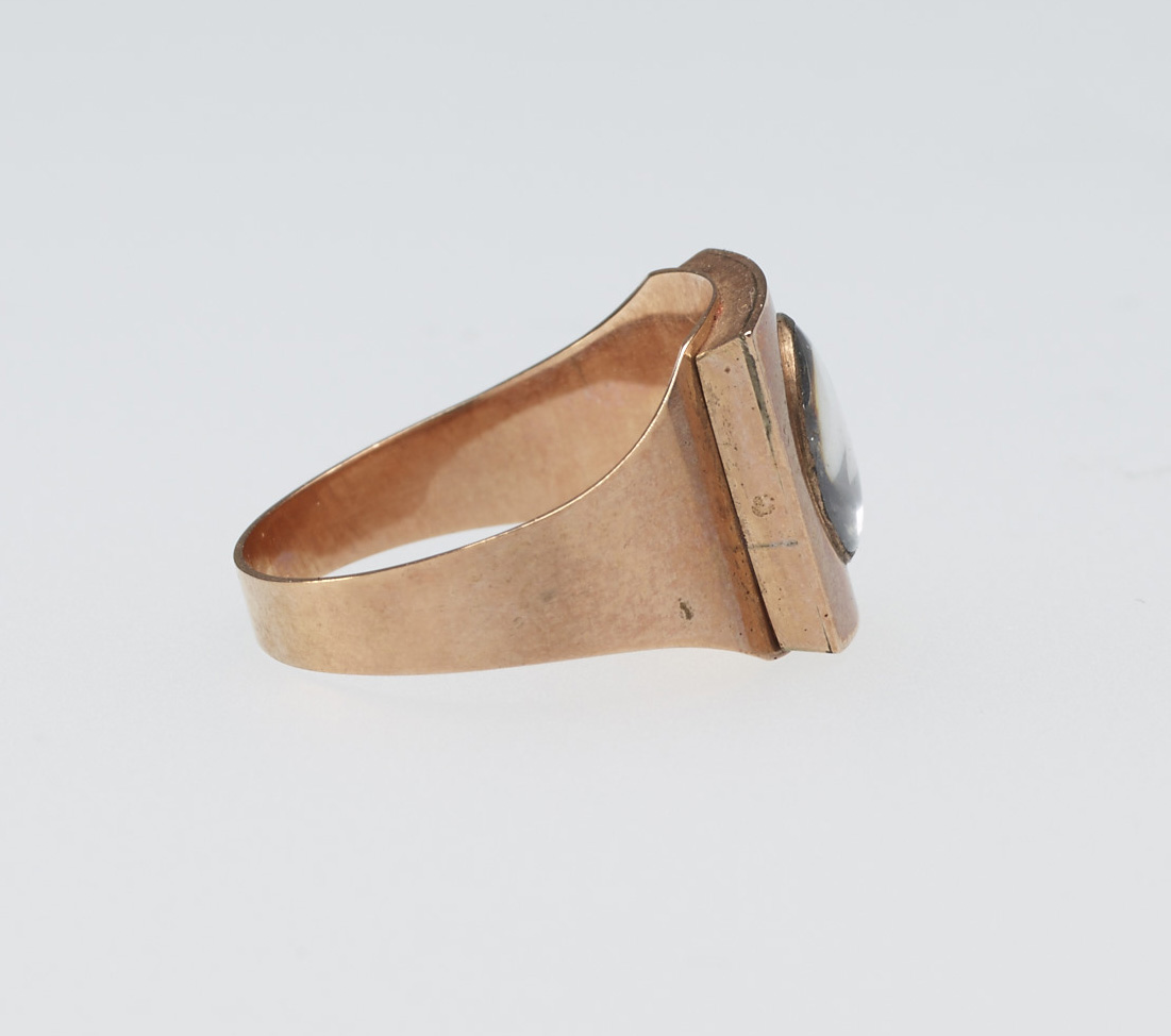 Ring Design in the Early 19th Century - Art of Mourning